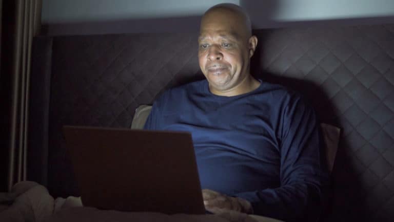 Announcing a Death on Facebook Examples | Seniors Guide