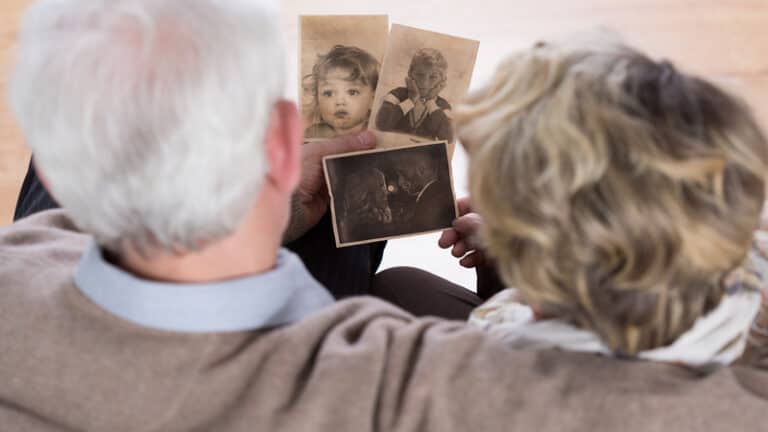 Benefits of Old Photos | Seniors Guide